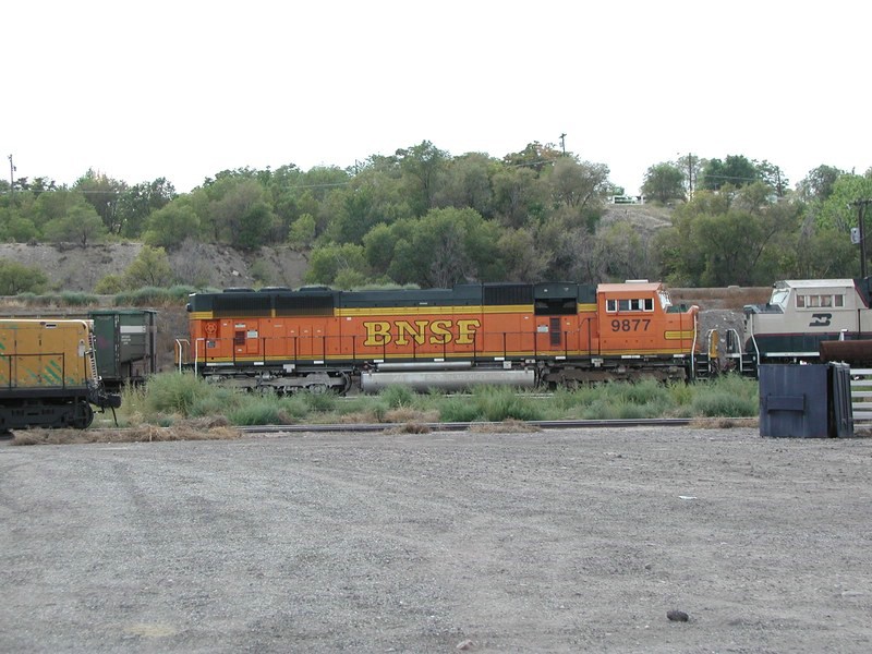 BNSF 9877
